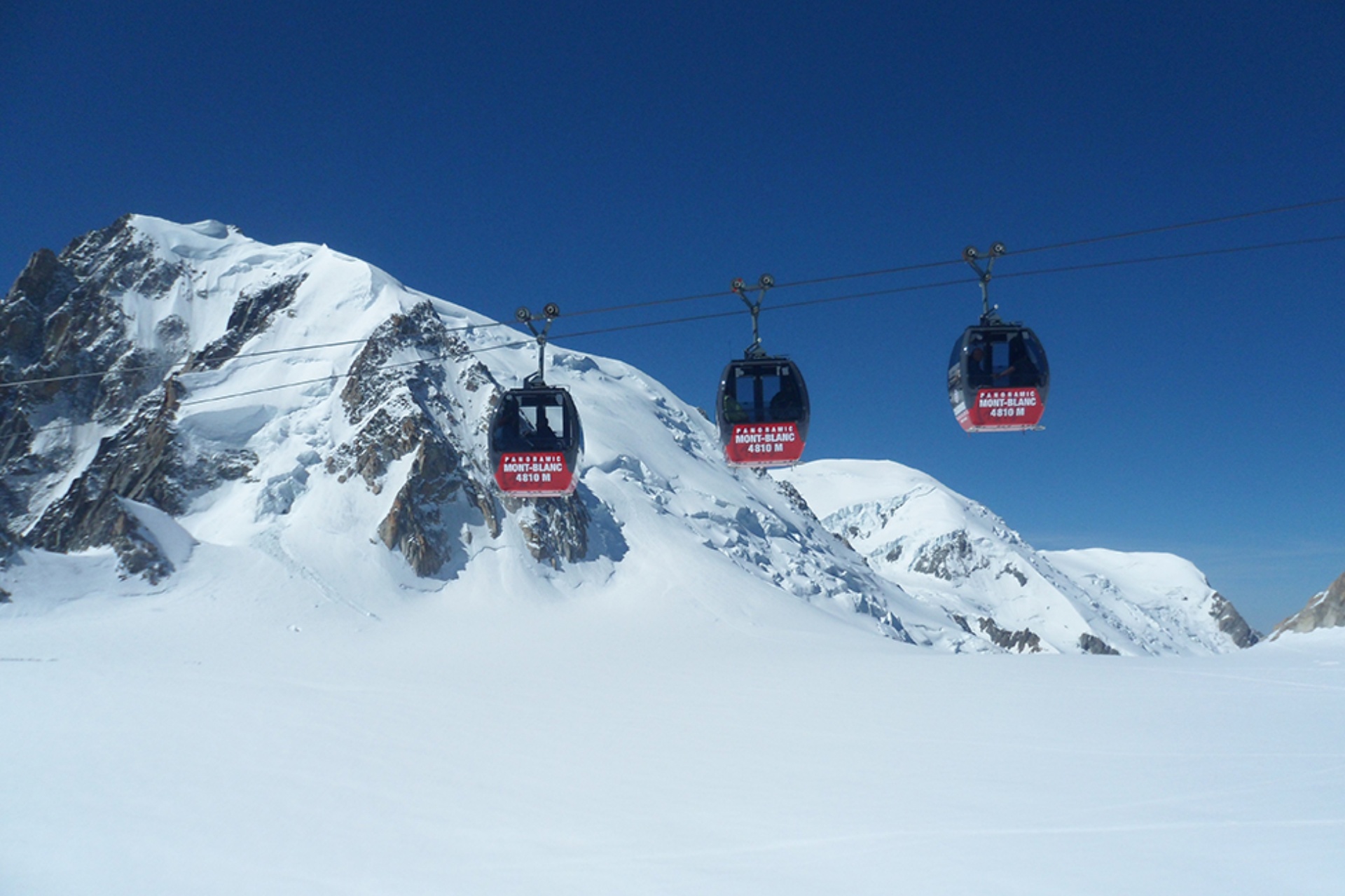 Chamonix - Snowcapped Travel