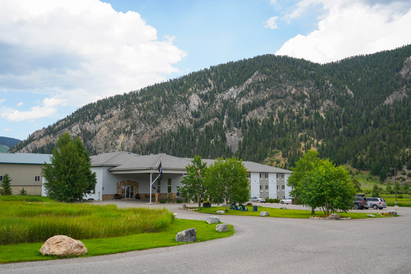 Whitewater Inn - Snowcapped Travel